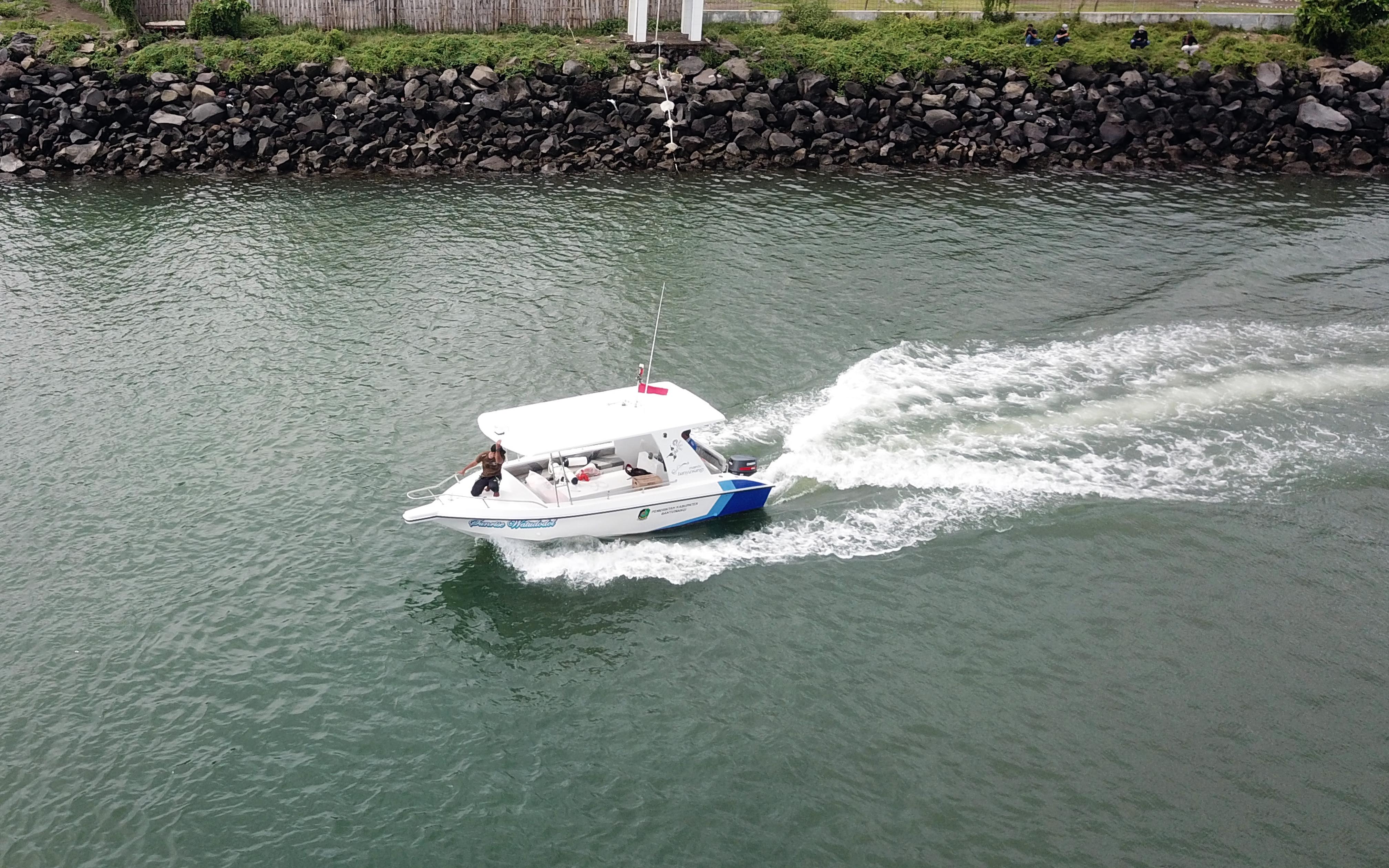 7m Glass Bottom Boat